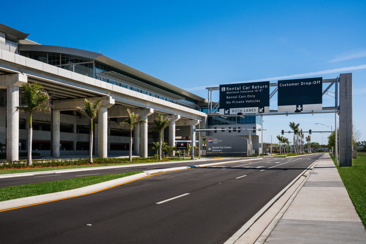 Tampa International Airport (TPA) – Wayfinding Standards Manual - Gresham Smith
