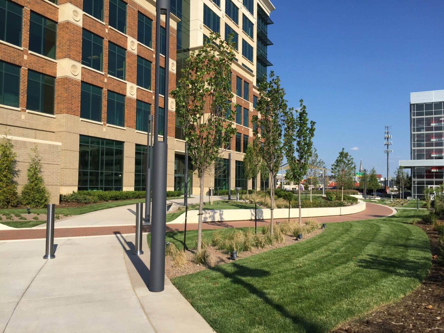 University of Louisville — J.D. Nichols Campus Plaza - Gresham Smith