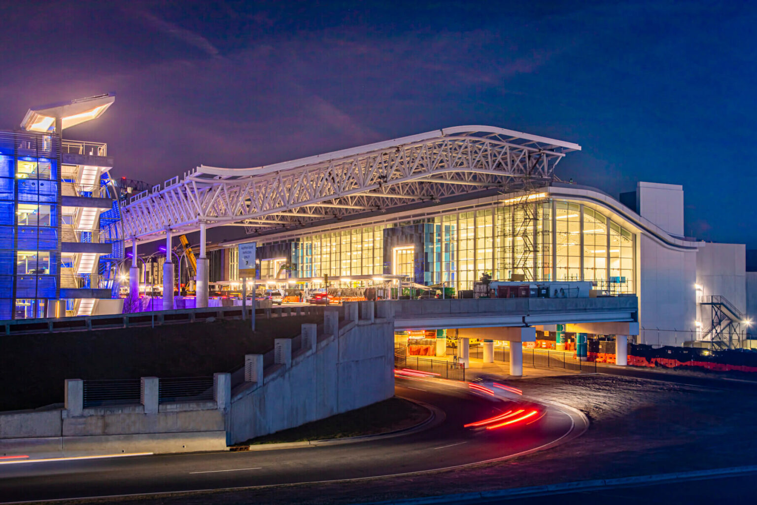 Charlotte Douglas International Airport (CLT) – Terminal Lobby ...